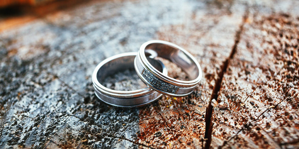 A Guide Choosing the Right Couple Ring - Love Wedding Bands